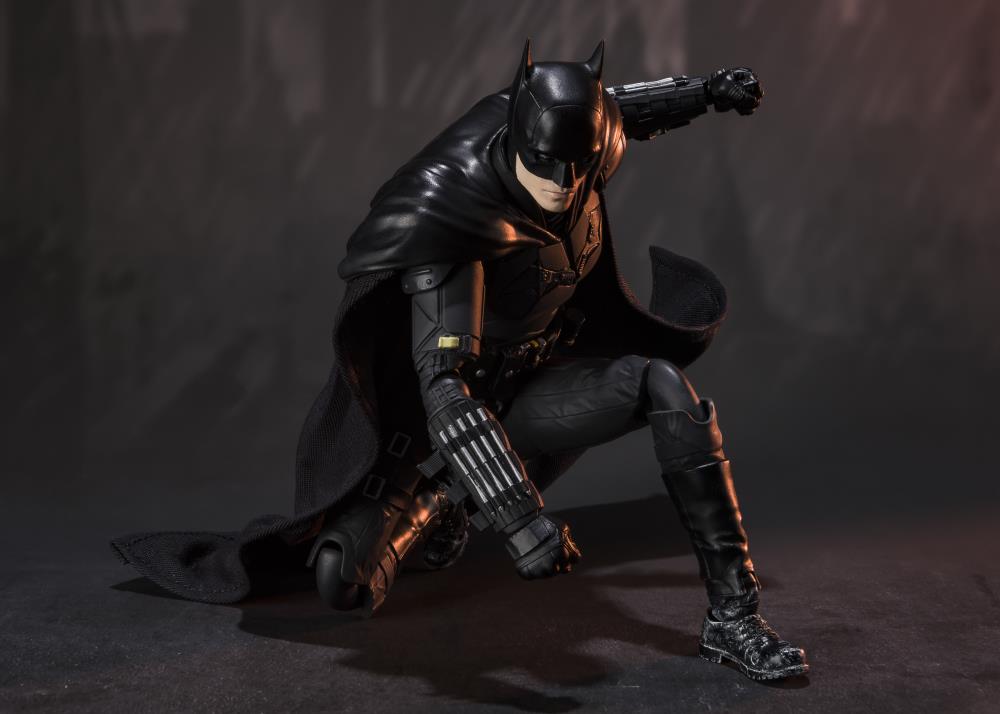 The Batman S.H.Figuarts - Batman – Sweets and Geeks